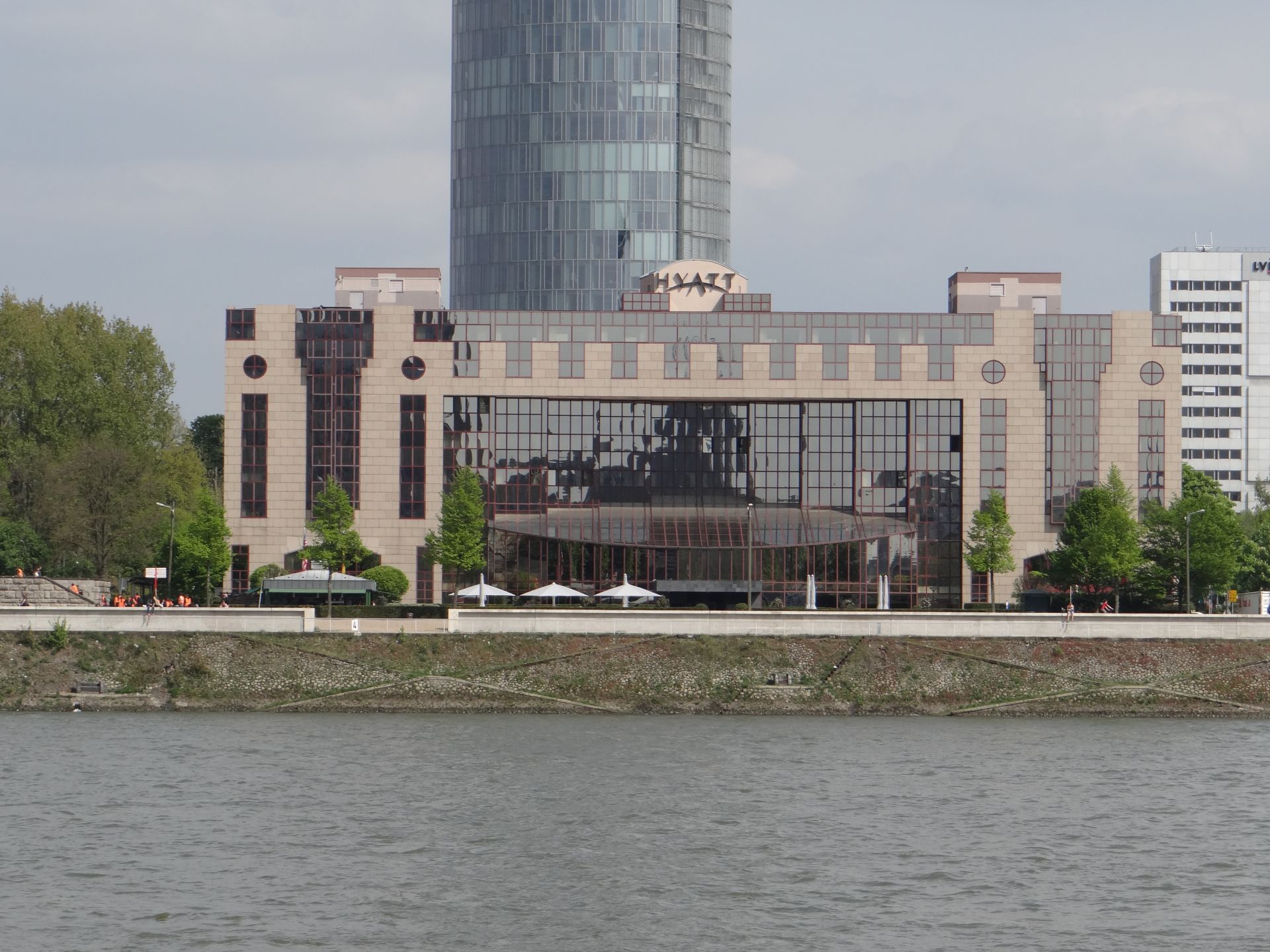 Fotos Hyatt Regency Köln - Das Hyatt Regency Köln direkt am Rhein